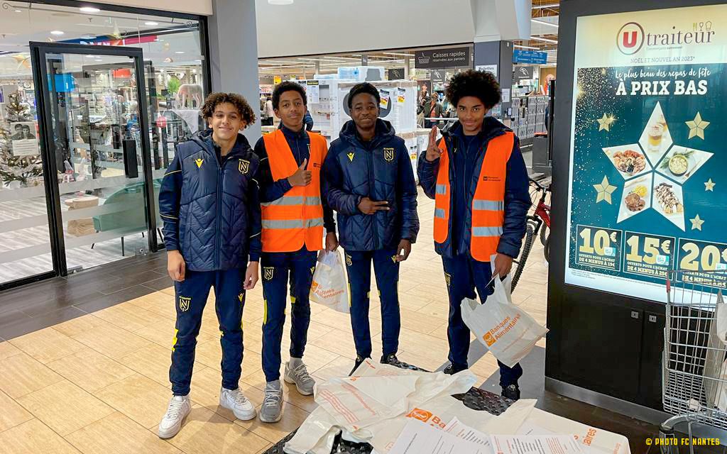 FC Nantes | Académie - Les U15 du FCN en soutien des Banques Alimentaires