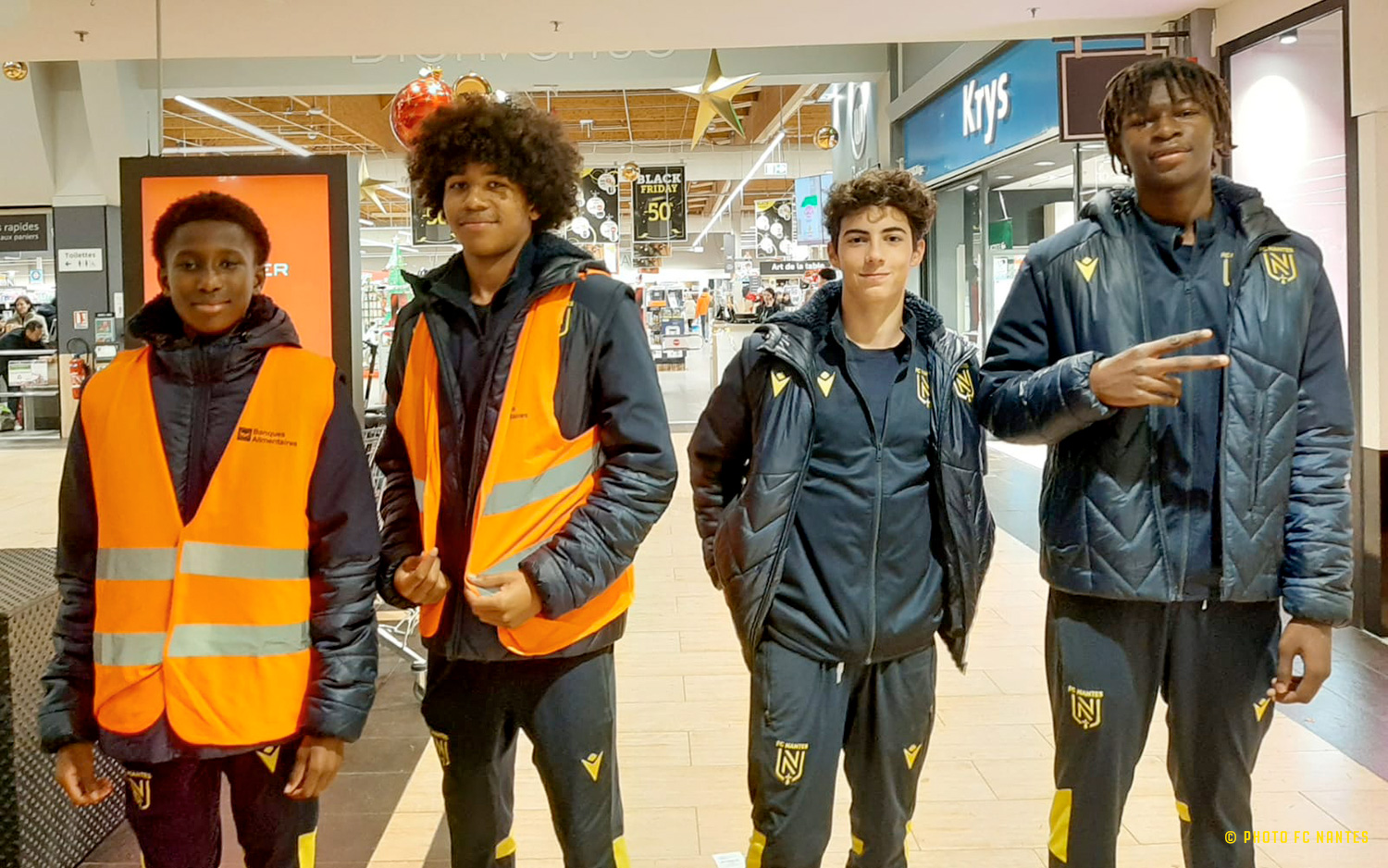 FC Nantes | Académie - Les U15 du FCN en soutien des Banques Alimentaires