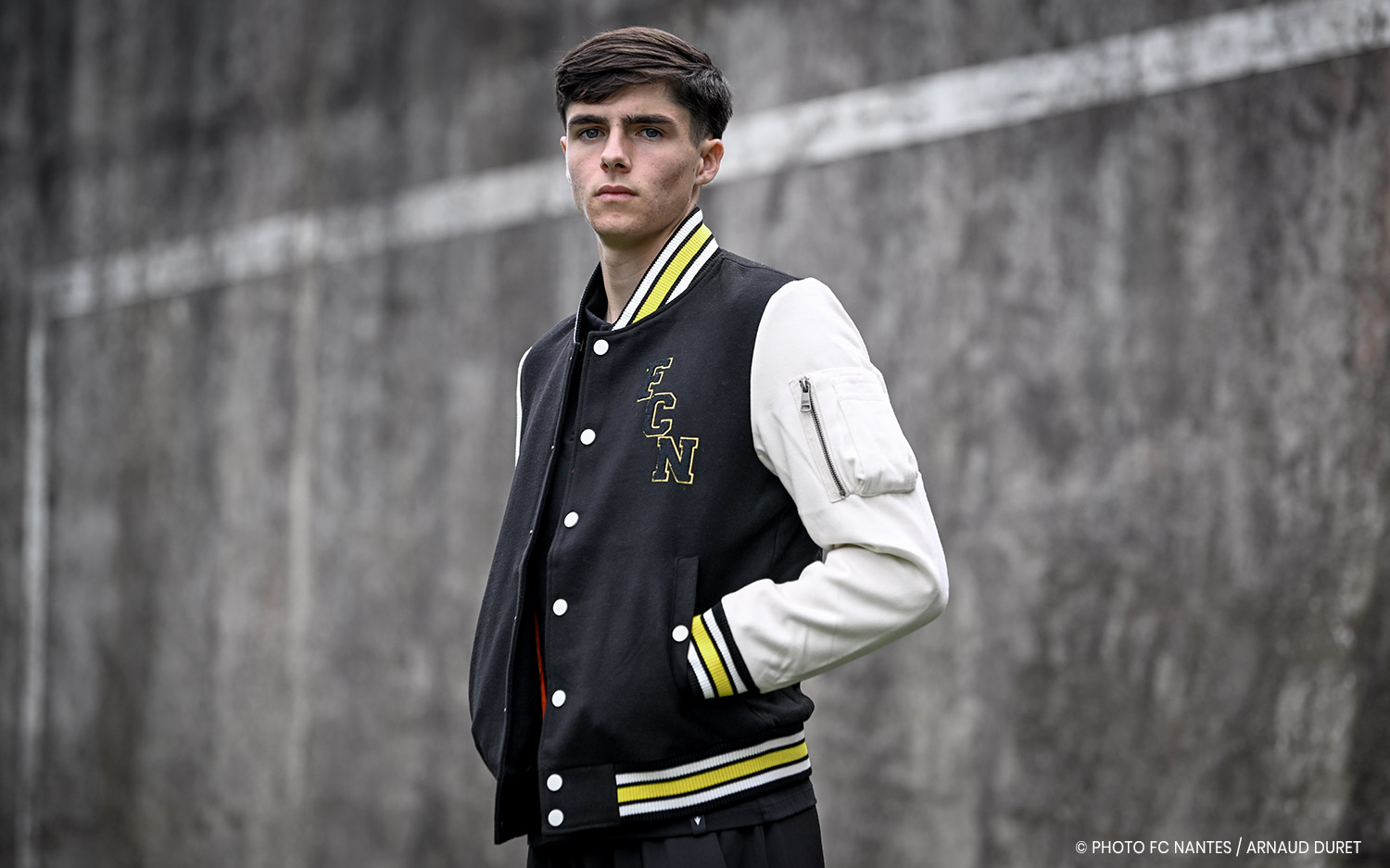 FC Nantes | Boutique Officielle - Le Bombers Logo FCN 1973 est disponible