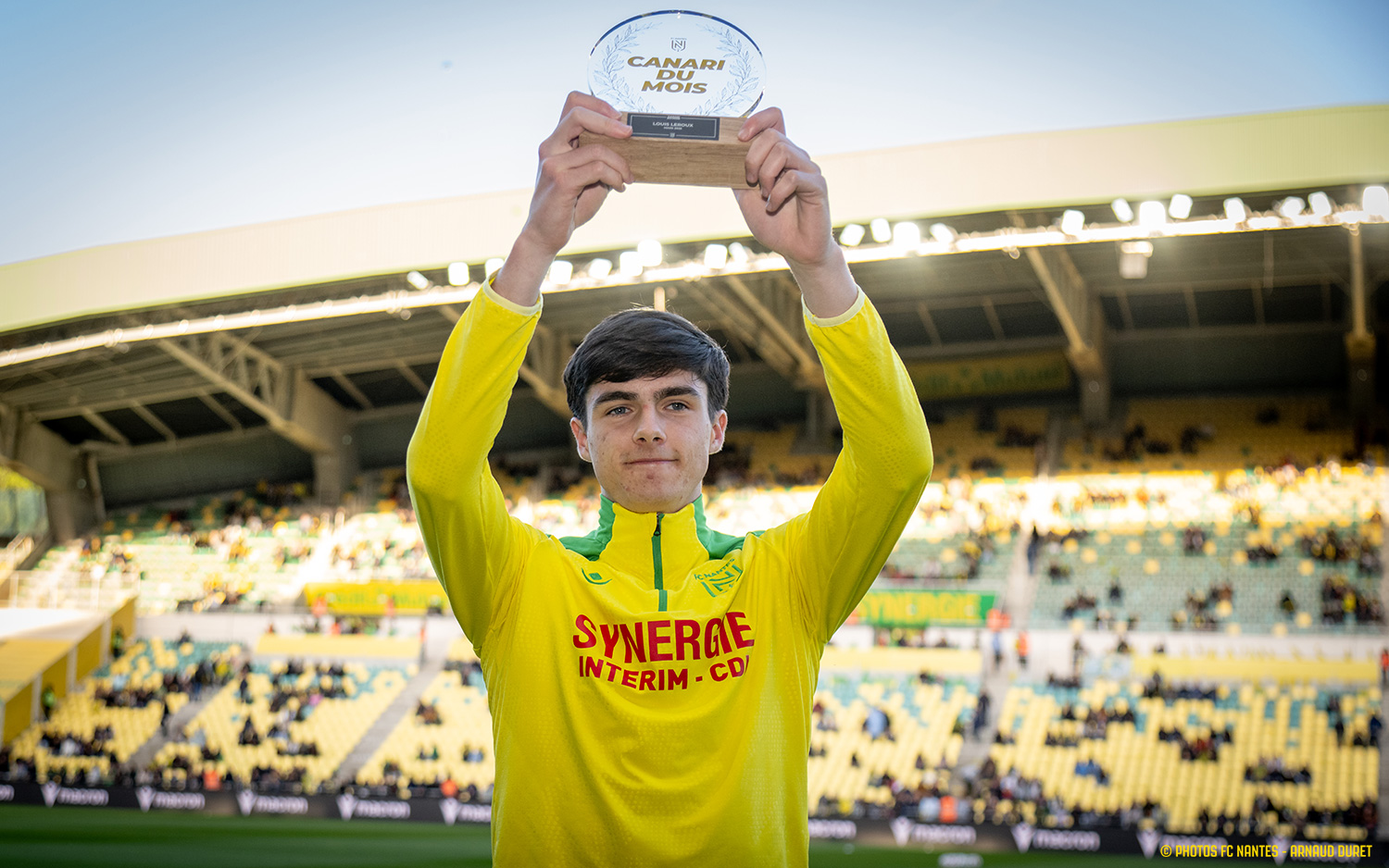 FC Nantes | Canari du Mois - Louis Leroux a reçu son trophée